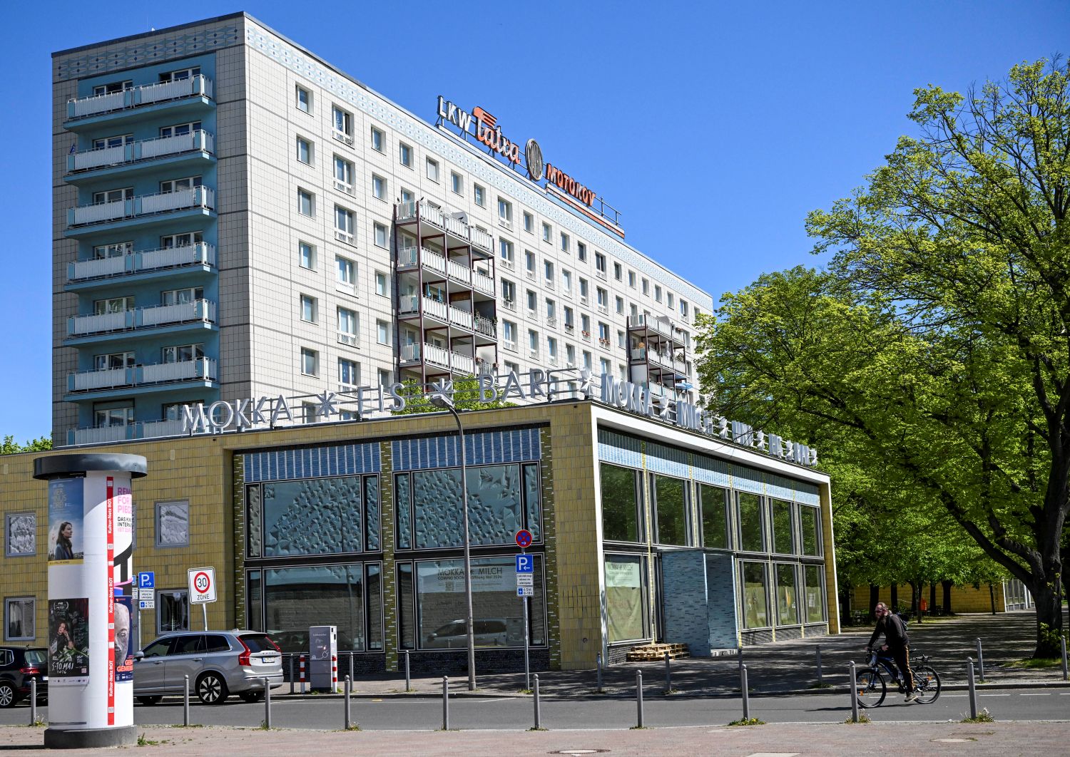 Die Mokka-Milch-Eisbar eröffnet wieder auf der Karl-Marx-Allee | Monopol