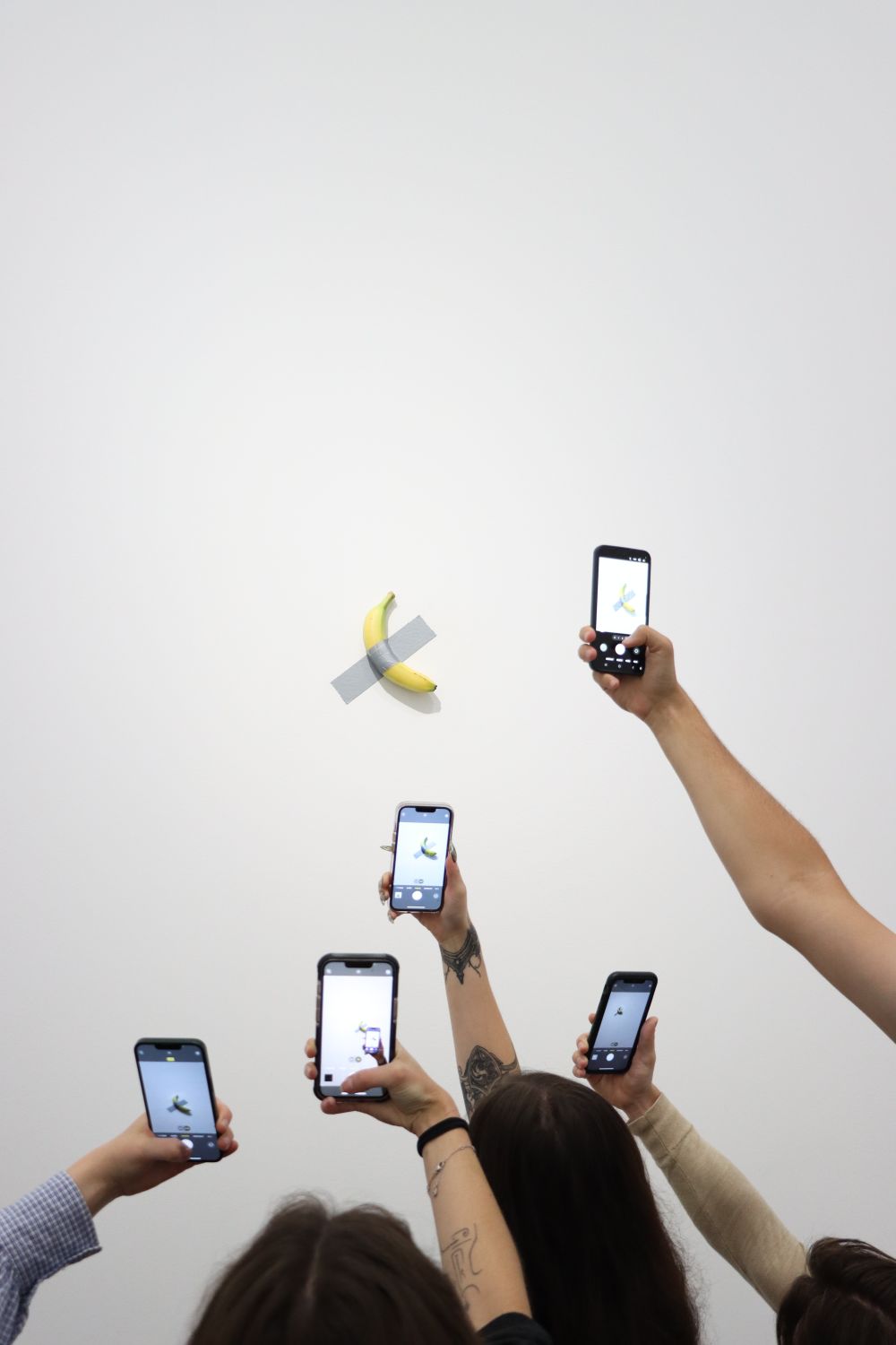 Banane aus Cattelan-Kunstwerk gestohlen | Monopol